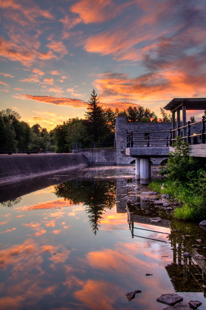 Lindsay, Ontario: Sunrise Over Lock 33 And Kayaking In The Scugog River